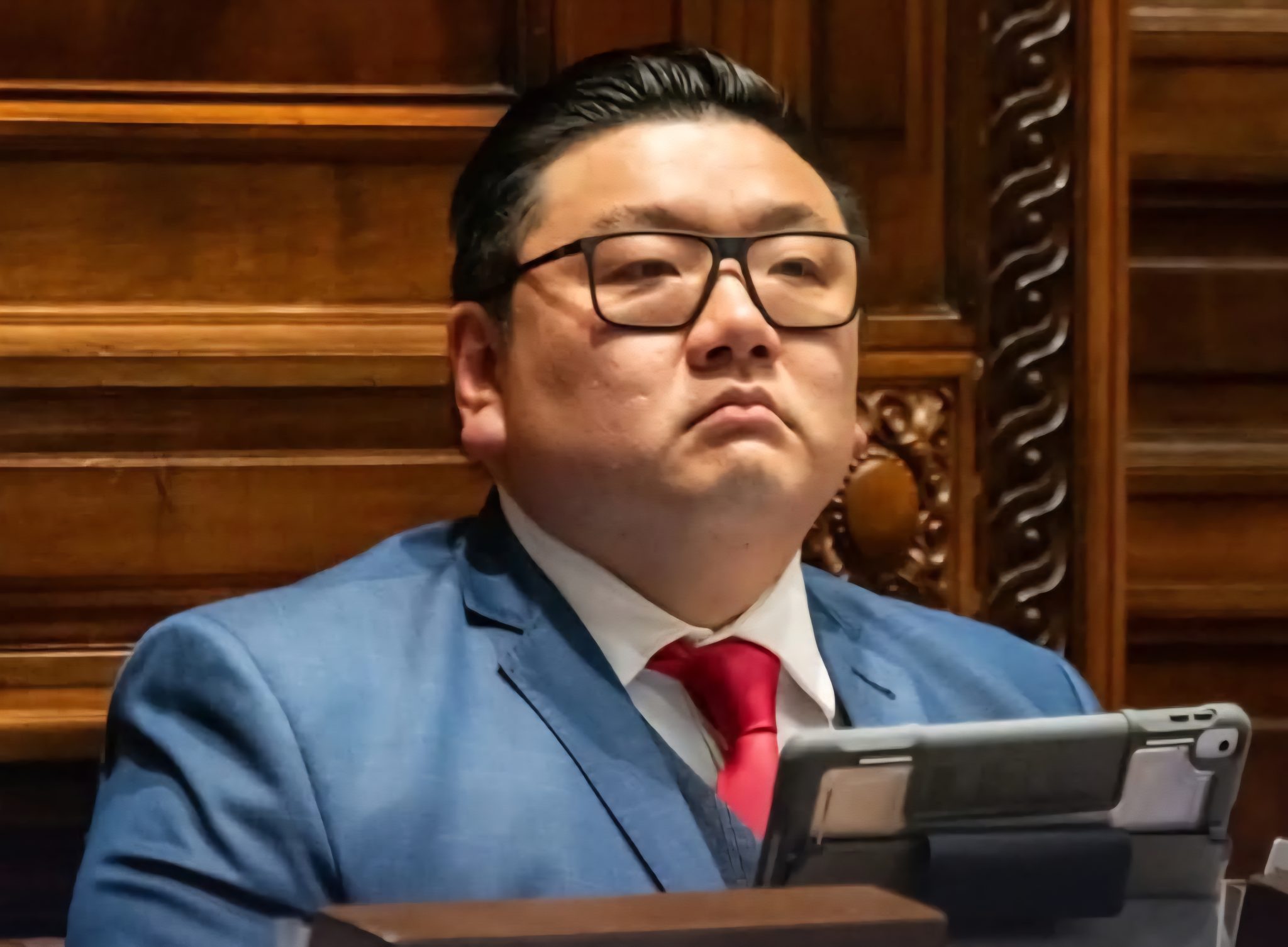 El chino-uruguayo Jin Tan Meng ingresó como diputado colorado siendo el ...
